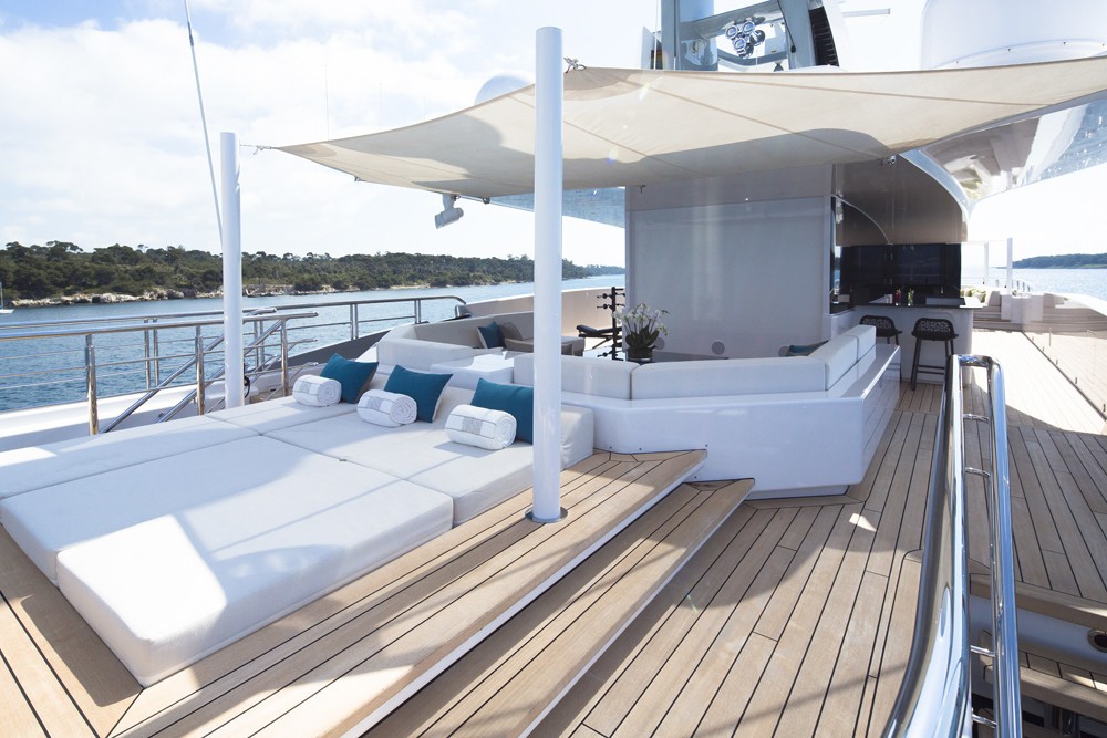 Yacht MOGAMBO, Nobiskrug | CHARTERWORLD Luxury Superyacht Charters